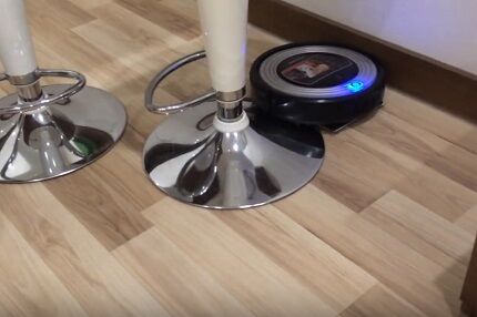 Робот пылесос Redmond RV R300: характеристики и технические возможности